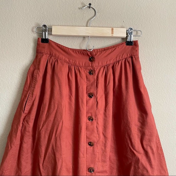 Madewell | Skirts | Madewell Palisade Buttonfront Midi Skirt In Rust ...